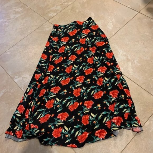 Emily Stacy | Skirts | Floral Print Maxi Skirt Size S Nwt Black | Poshmark
